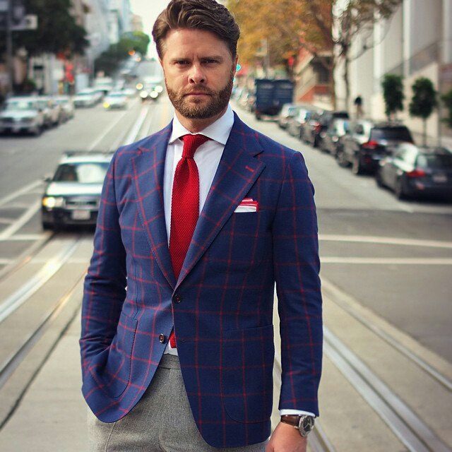 Des carreaux rouges subtilement mis en valeur par les accessoires, bien ...